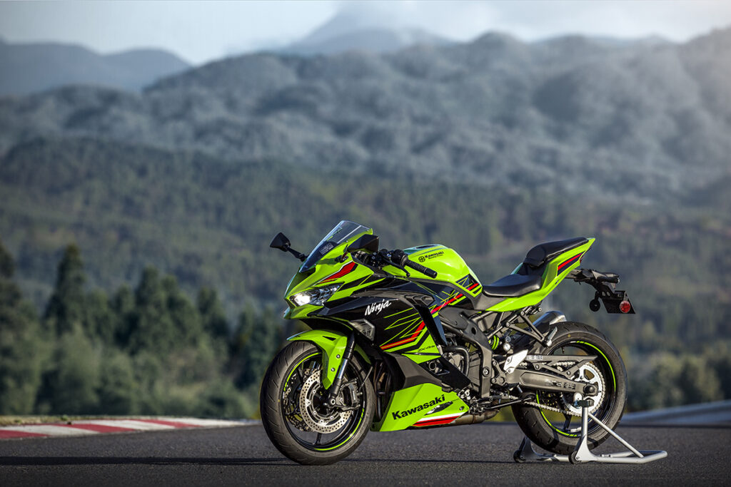 Ninja ZX-4R/ZX-6R/CBR650R/YZF-R7のスペック/装備の比較 | 個人的バイクまとめブログ