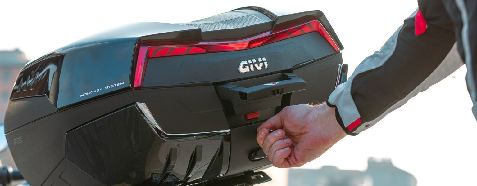 GIVIが新型モノキーケースV58N MAXIA 5を発表 - 個人的バイクまとめブログ