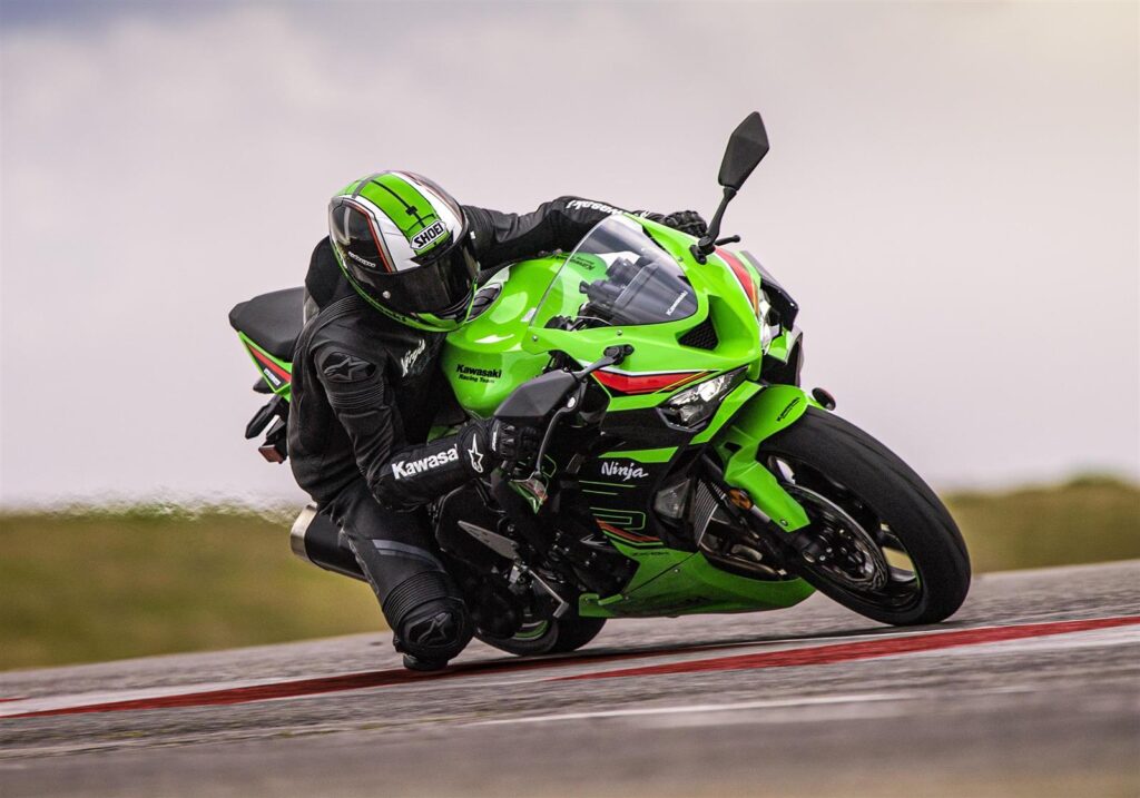 2024年モデルの新型Ninja ZX-6Rのスペック/装備/画像/旧型と比較等 - 個人的バイクまとめブログ