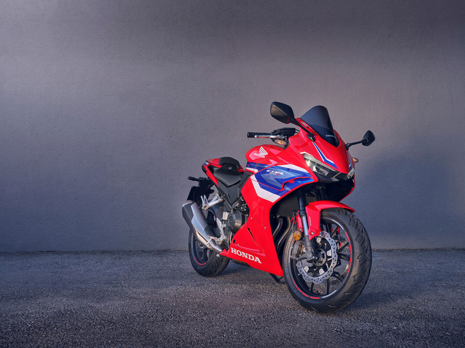 2024年モデルの新型CBR500R(CBR400R)のスペック/装備/旧型と比較 - 個人的バイクまとめブログ