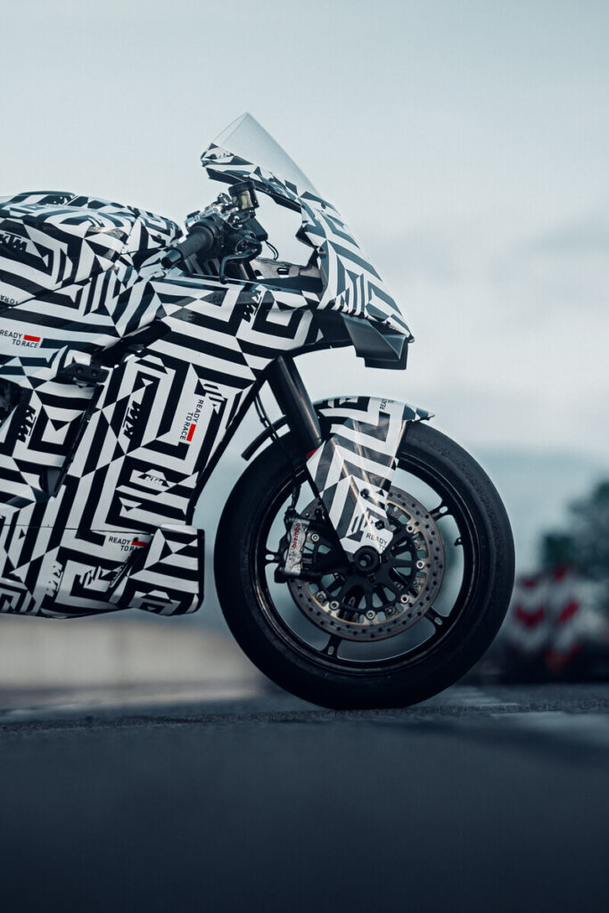 2025年モデルのKTM 990 RC R/TRACKのプロトタイプ公開 - 個人的バイクまとめブログ