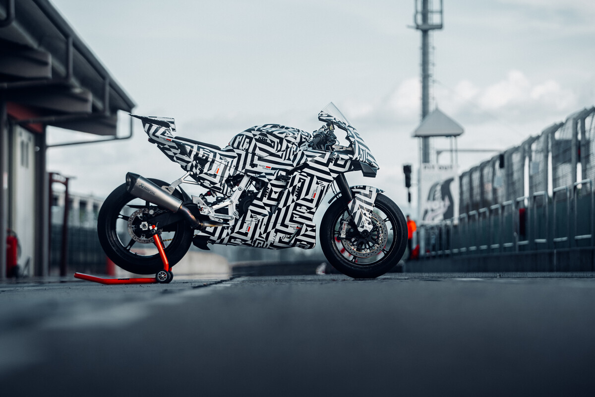 2025年モデルのKTM 990 RC R/TRACKのプロトタイプ公開 - 個人的バイクまとめブログ