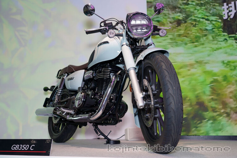2024年モデルのGB350Cのプコブルーの画像2 - 個人的バイクまとめブログ