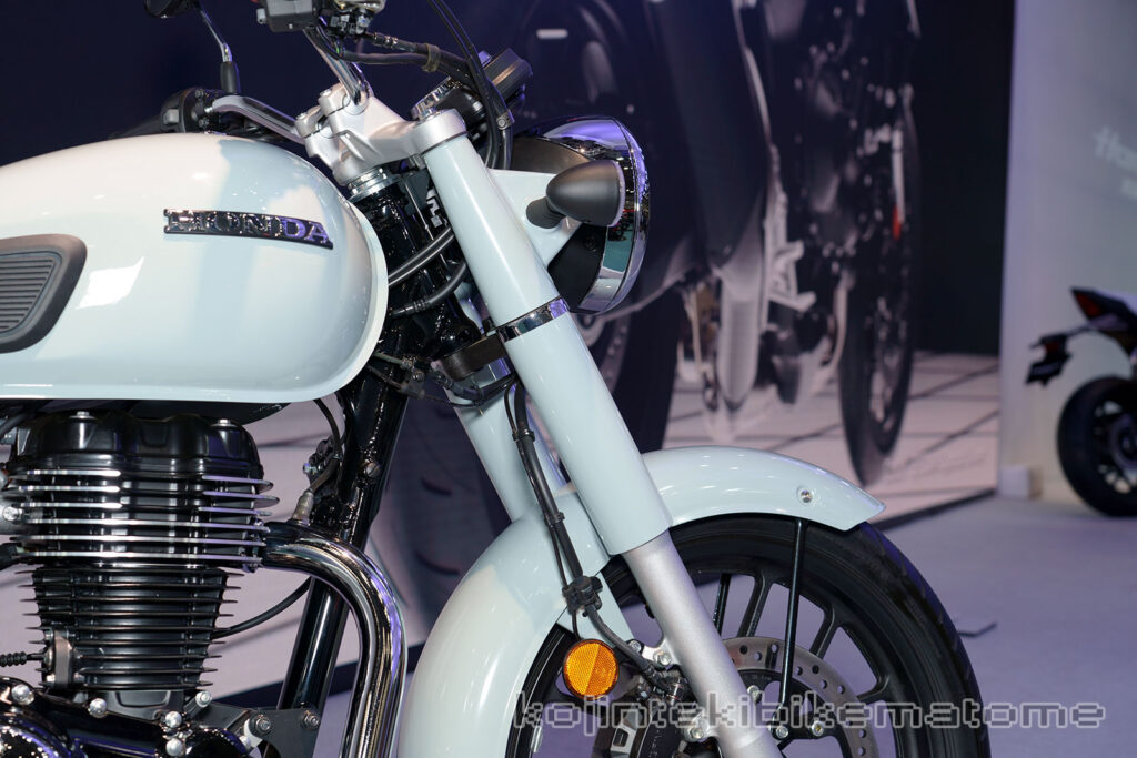 2024年モデルのGB350Cのプコブルーの画像2 - 個人的バイクまとめブログ