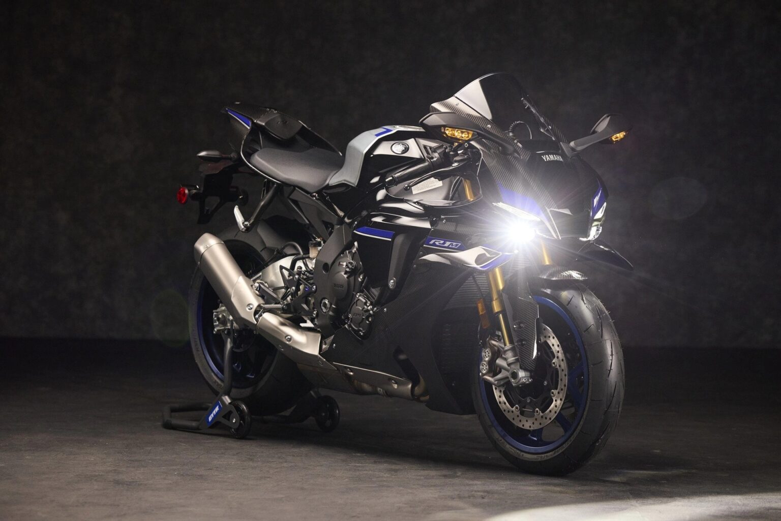 2025 新型YZF-R1/YZF-R1Mと旧型の比較・変更点まとめ - 個人的バイクまとめブログ