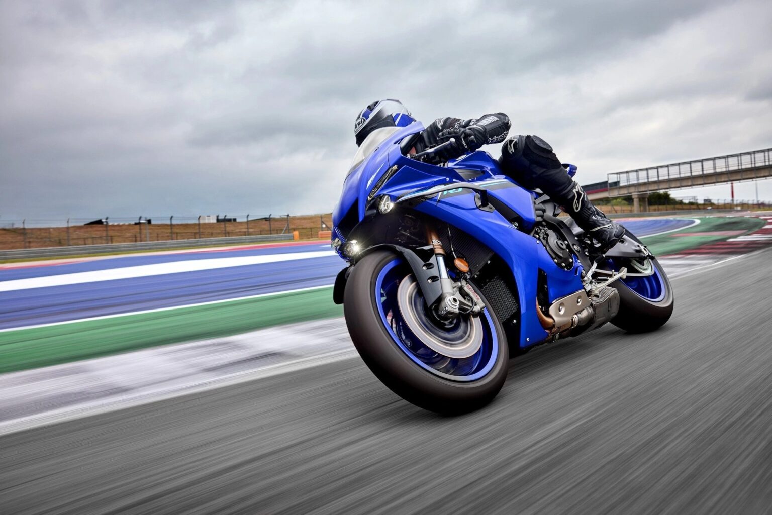 2025 新型YZF-R1/YZF-R1Mと旧型の比較・変更点まとめ - 個人的バイクまとめブログ