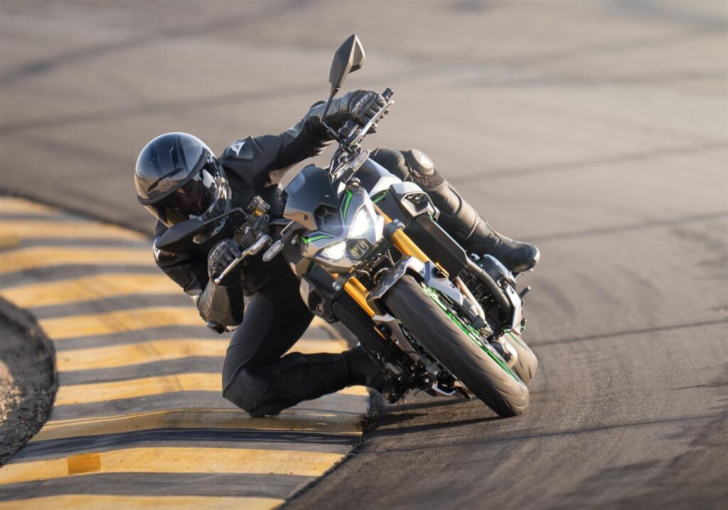 2025 新型Z900/Z900 SEと旧型の比較・変更点まとめ - 個人的バイクまとめブログ