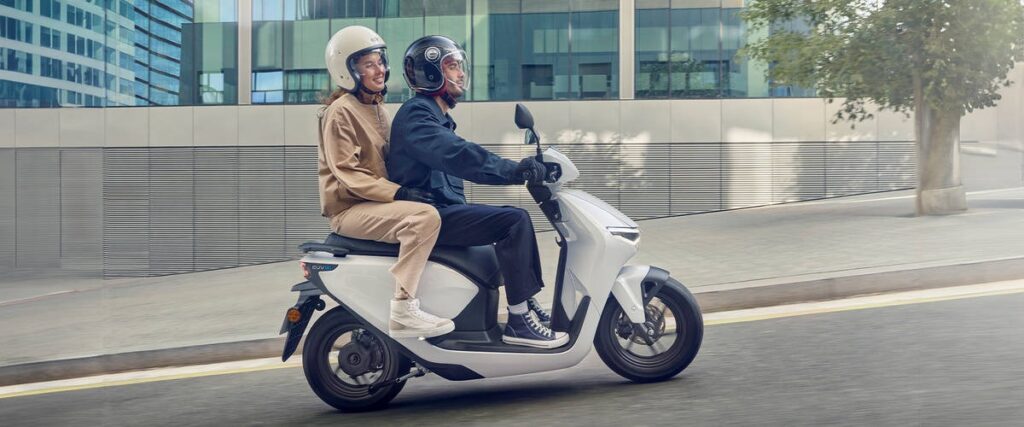 ホンダの電動原付二種CUV e:のスペック/装備/最高速等 - 個人的バイクまとめブログ