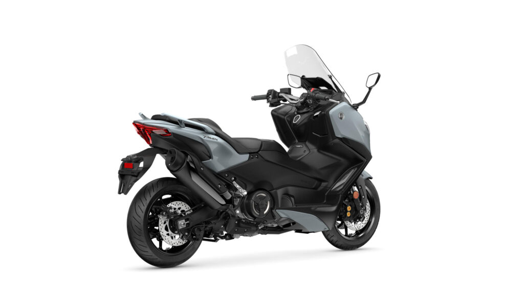 2025 新型TMAX560 TECH MAXと旧型の比較・変更点まとめ - 個人的バイクまとめブログ