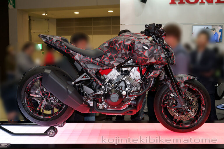 V3R 900 E-Compressorのモーターサイクルショーの写真1 - 個人的バイクまとめブログ